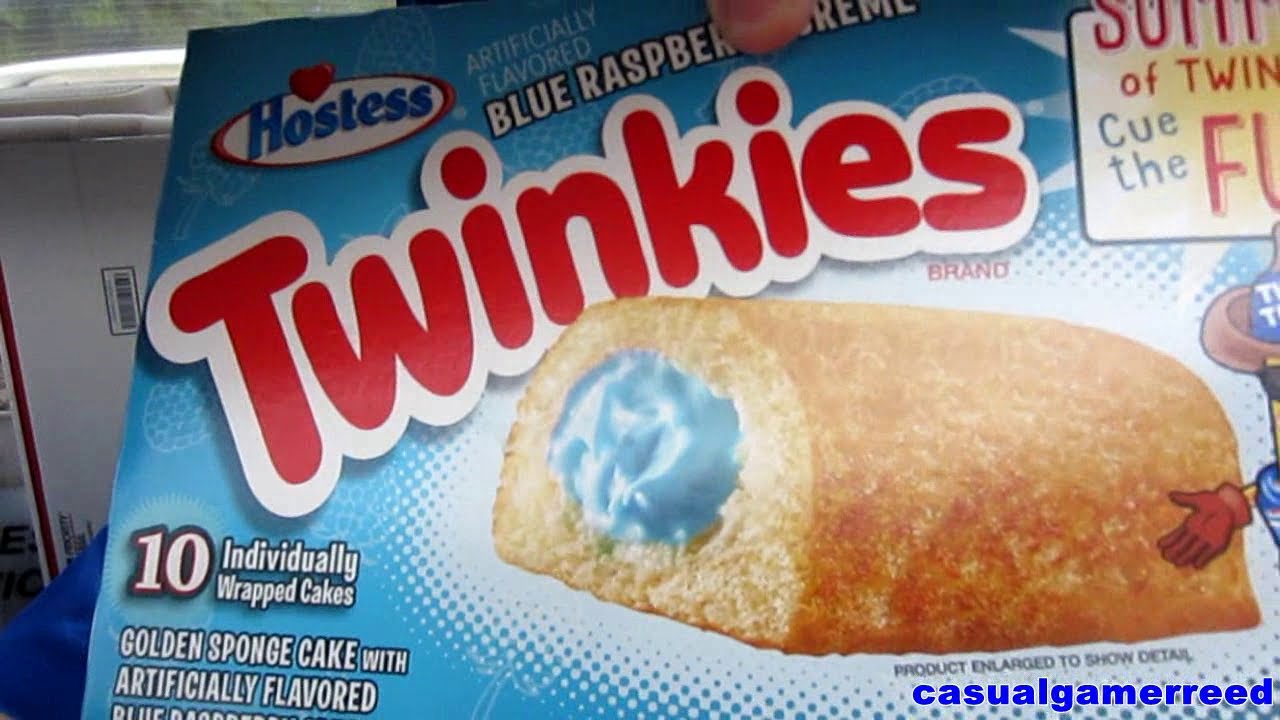 Reed Reviews Blue Raspberry Creme Twinkie - YouTube