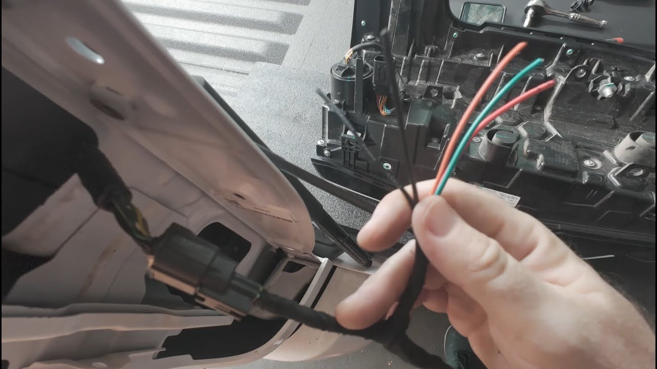 GWM Cannon Alpha Tail Light Piggyback Harness Install - YouTube