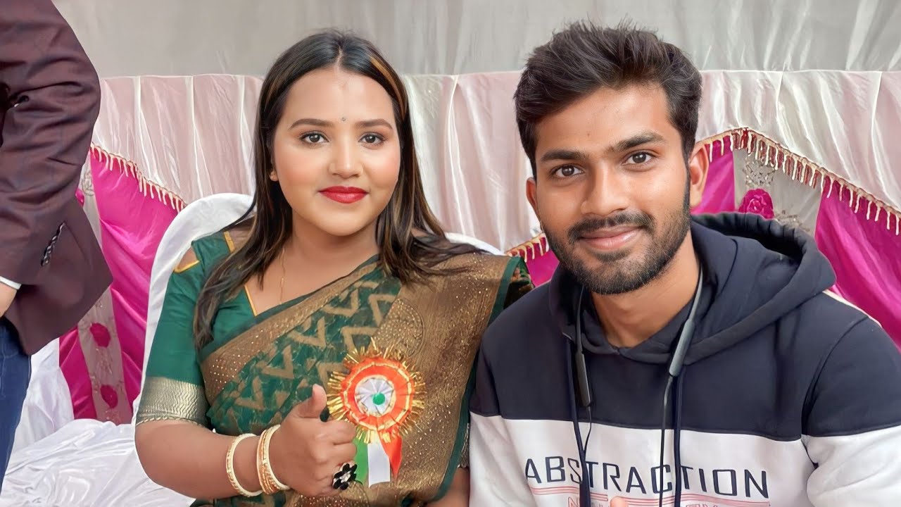 Roli Jaunpuriya Comedy|My first meet-up| - YouTube