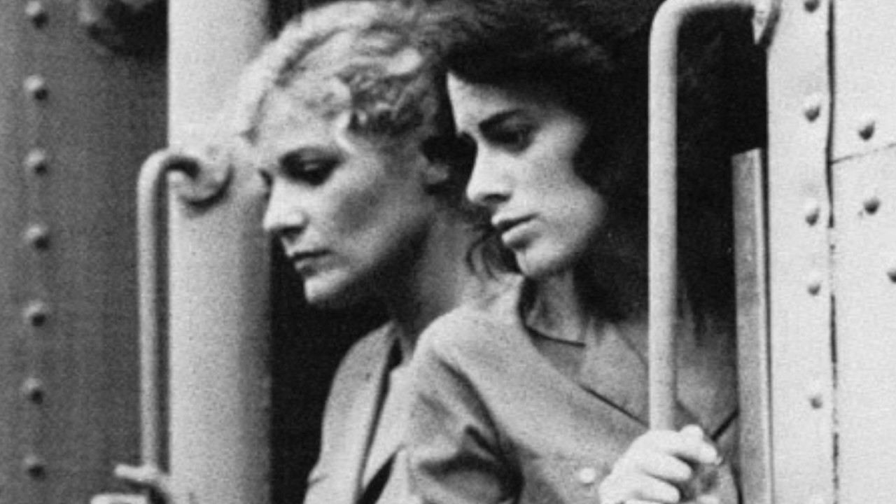 Patsy Cline - Leavin' On Your Mind (Desert Hearts) - YouTube