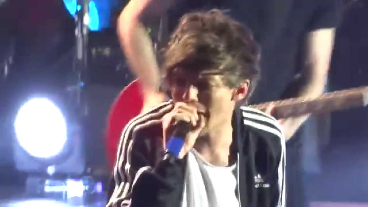 Little Black Dress - One Direction live @ MEN Arena Manchester 04/10 ...