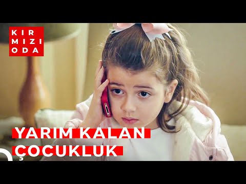 Aylarca Babasının Yollarını Gözleyen Küçük Esra | Kırmızı Oda