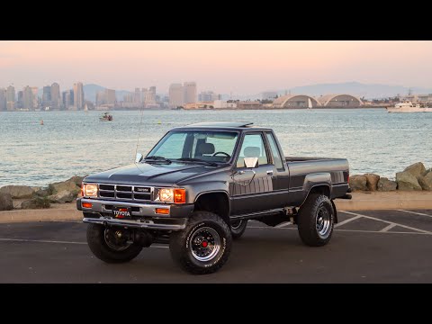 1985 Toyota Pickup SR5 4WD Walk Around #2