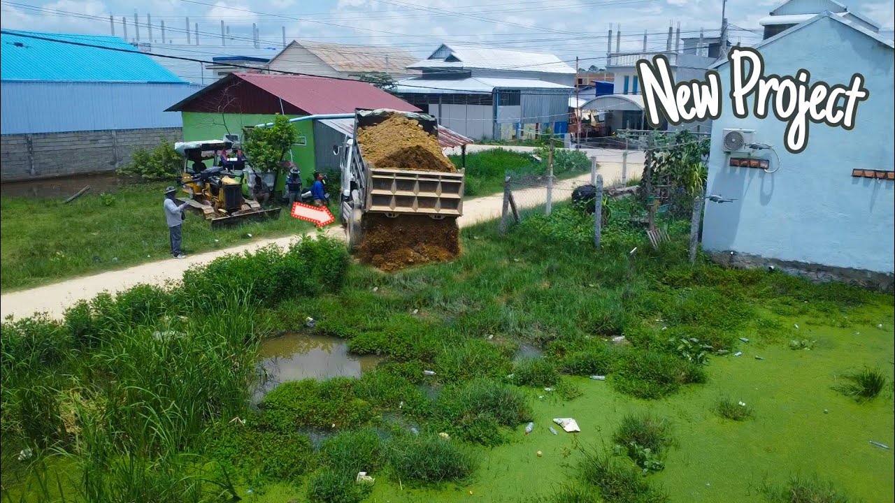 New Project!! Dozer D20 &Truck 5T try to work well on rainy Transfer dry soil to fill a flooded ...