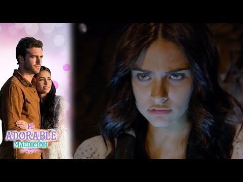 Aurora descubre que Carmen y Severo, estaban enamorados | Mi adorable maldición - Televisa