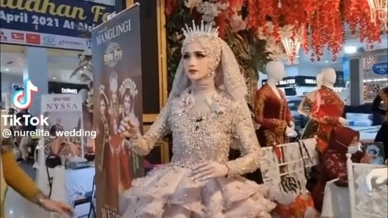 Female turn into mannequin bride - YouTube