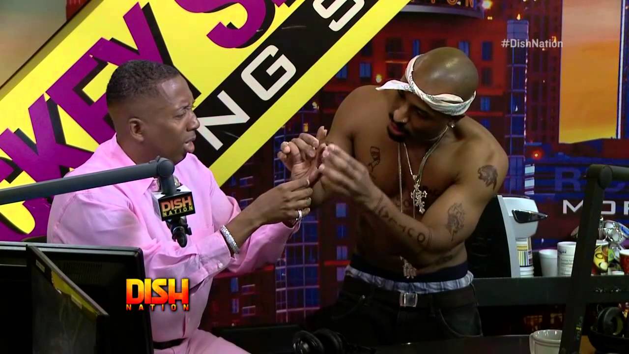 Tupac Teaches Gary With Da Tea Hand Signs! - YouTube