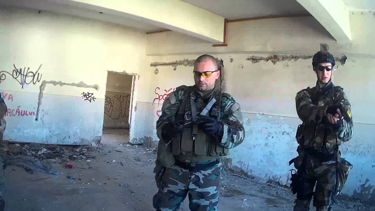 airsoft cqb room entrance training - YouTube