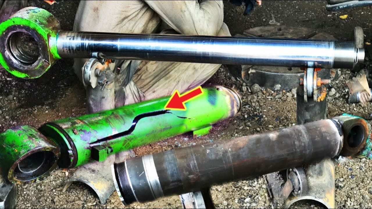 The Hydraulic Cylinder Shaft Broke Due to Excessive Pressure ...