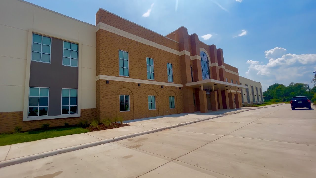 Harveston Grand Opening and First Day of School - YouTube