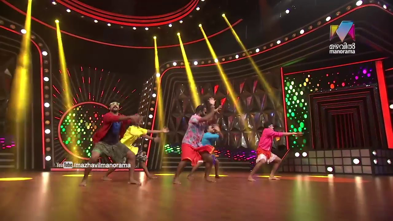 Mass Dance in D4 Show - YouTube