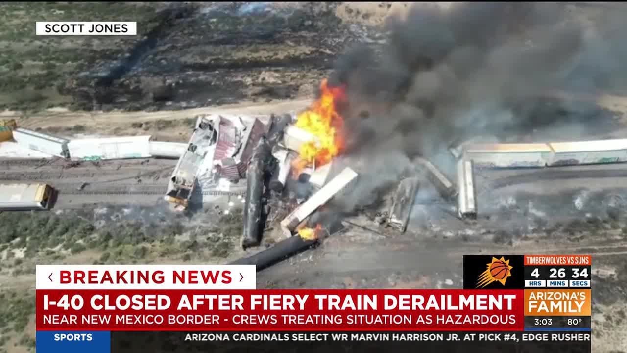 I-40 closed after train derails near Arizona-New Mexico border - YouTube