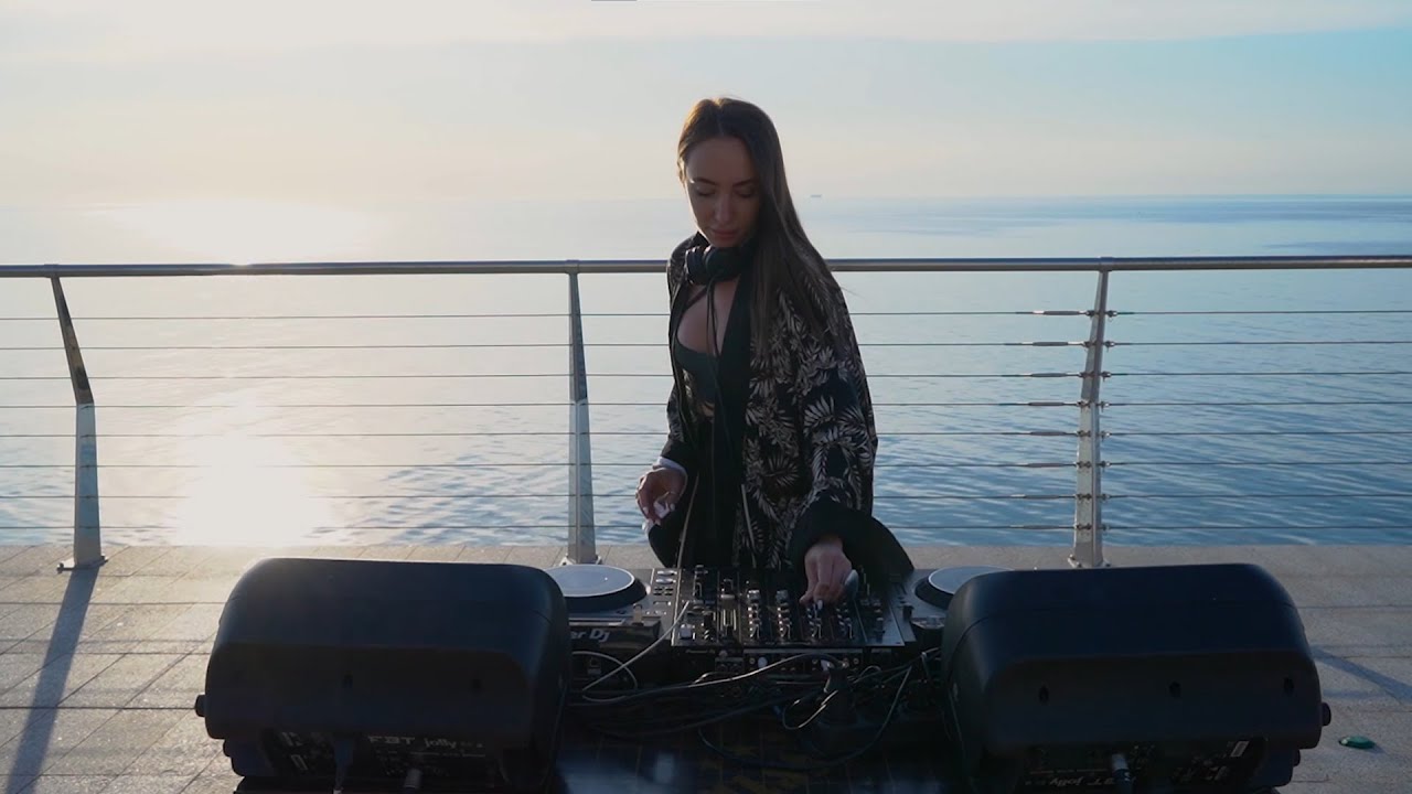 LIZA LEE - LIVE [Melodic Techno/Indie Dance] @ Ikeda beach|Odesa - YouTube