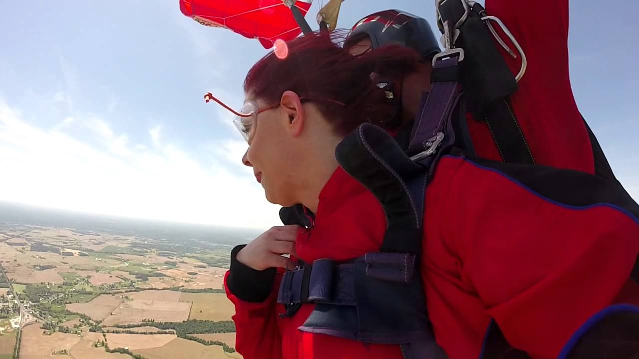 Hilariously funny skydiving!! - YouTube