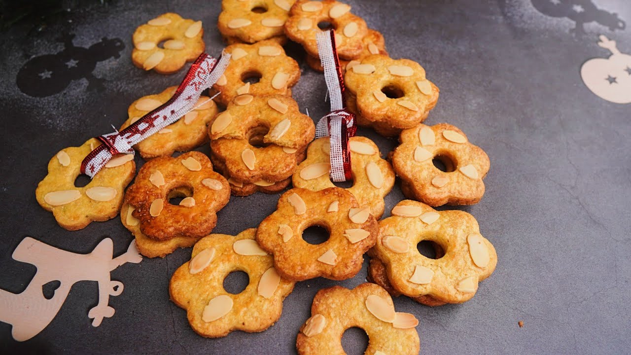 "Kerstkransjes: Traditional Dutch CHRISTMAS Wreath Cookies" #vlogmass # ...