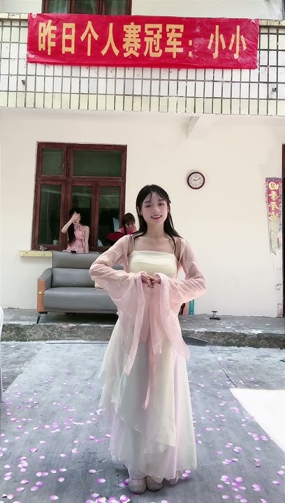 去爱那个,一见,你就笑;一见你,就笑的人fypshortsdancer Youtube