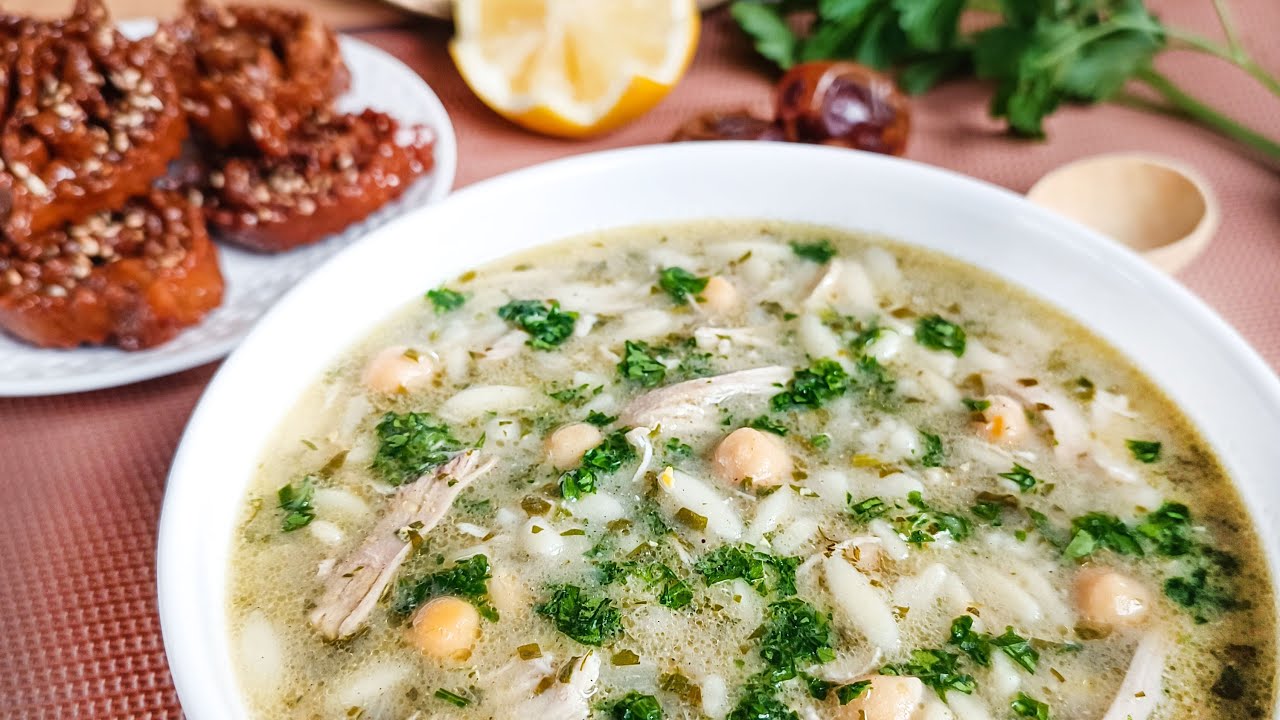 Chorba beida, soupe blanche au poulet et langues d'oiseaux, facile et ...