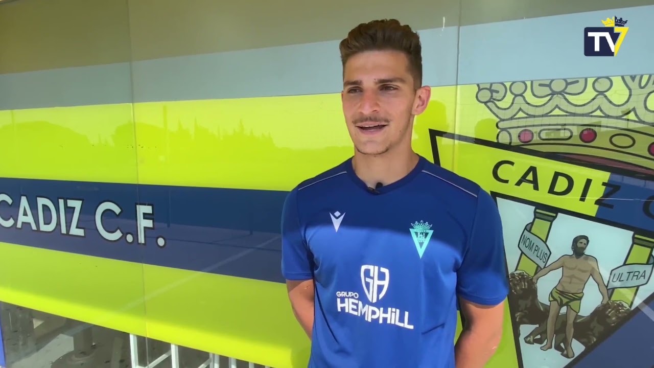 Entrevista a Víctor Aznar en su debut con el Cádiz B (29/09/21) - YouTube