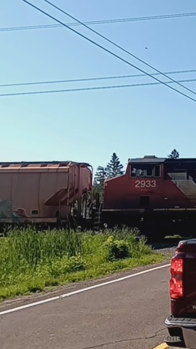 CN #2933 as DPU on a CN powder train. #cnrailway #railway #railfanner - YouTube