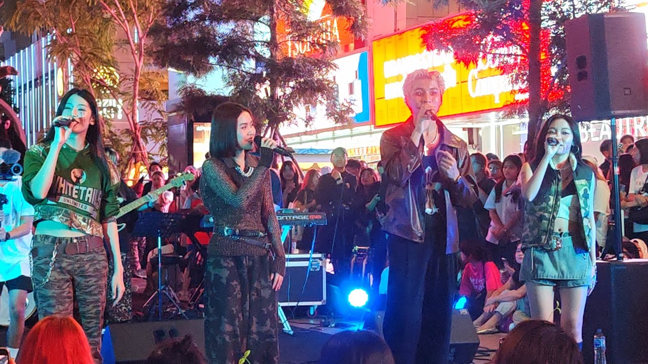 Boom Saharat 3 (w MINDY)[Chan Mun Pen Kon Babb Nee ...