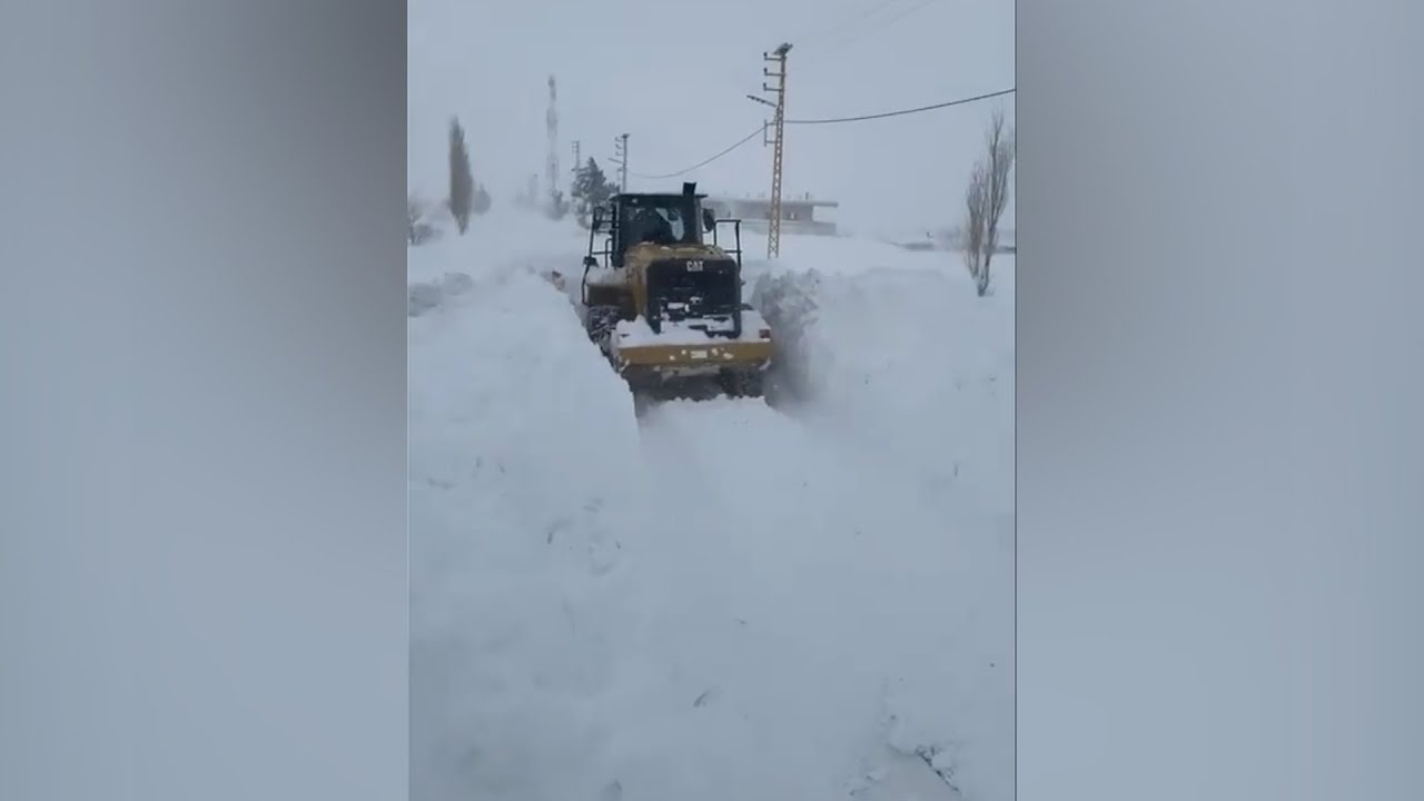 Heavy snowfall in Lebanon and Jordan - YouTube