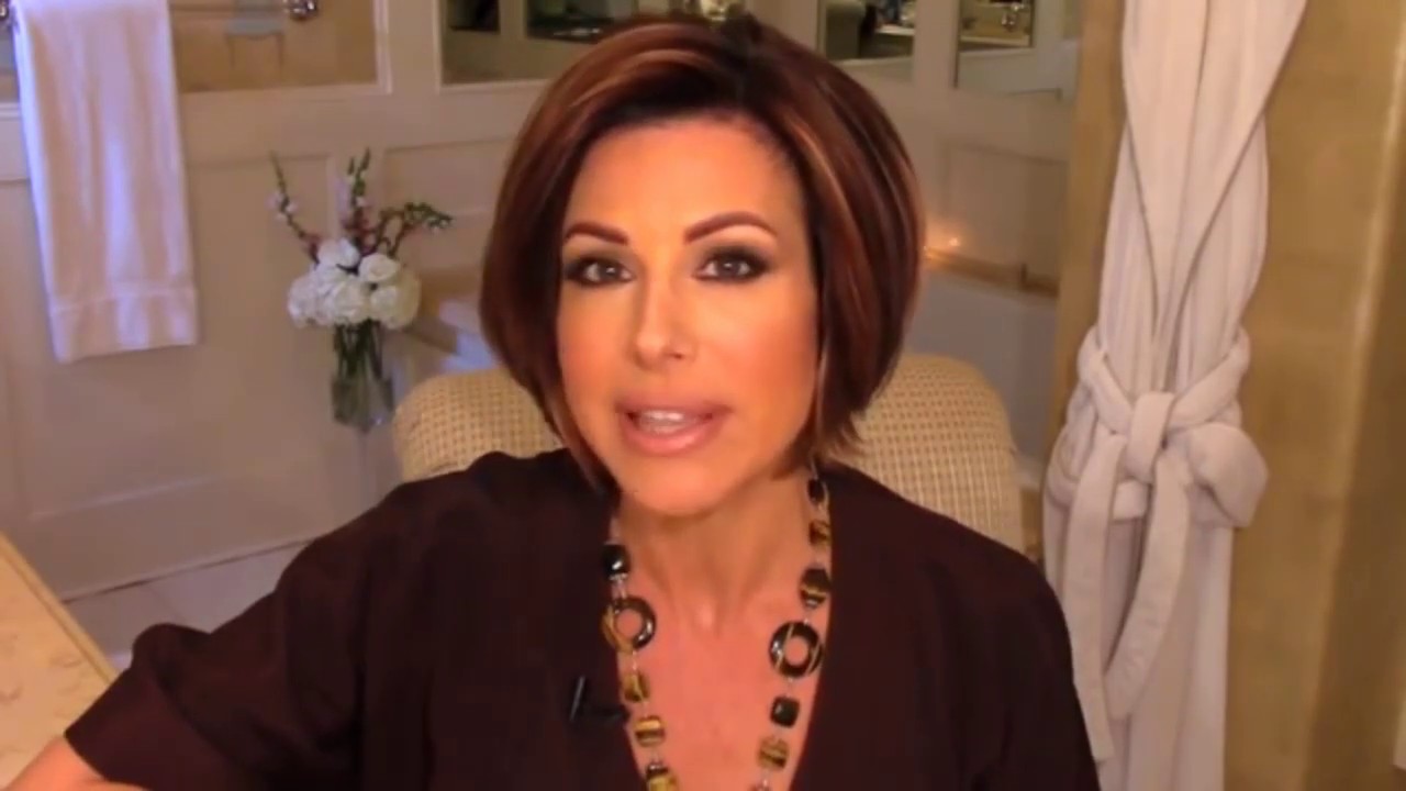Dominique Sachse's microblading story - YouTube