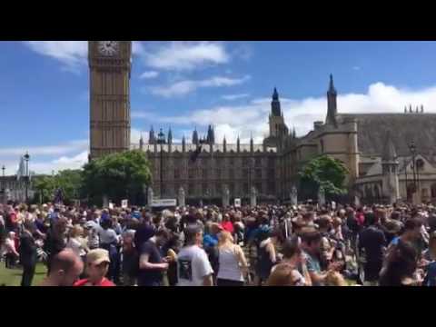İngiltere'de Brexit karşıtları Meclis'e yürüdü (Periscope yayını)