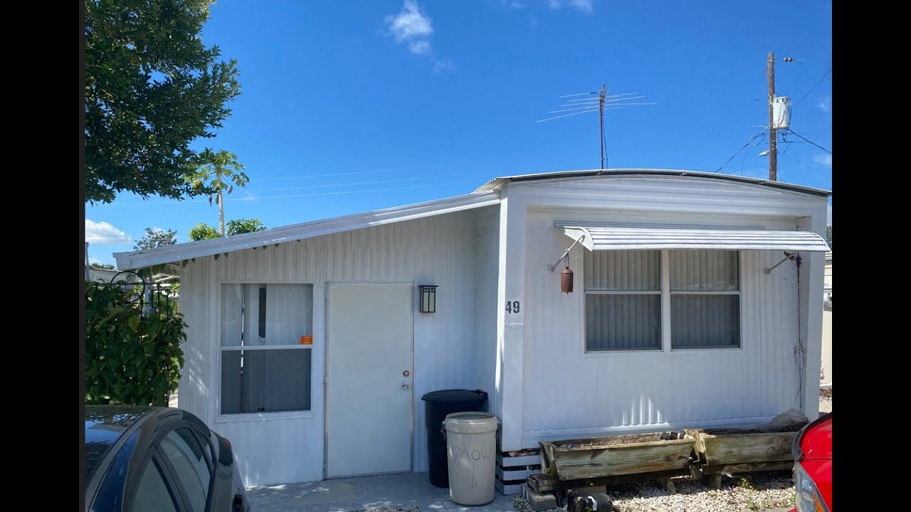 Spacious Mobile Home in Quiet Community with Amazing Florida Room Ready ...