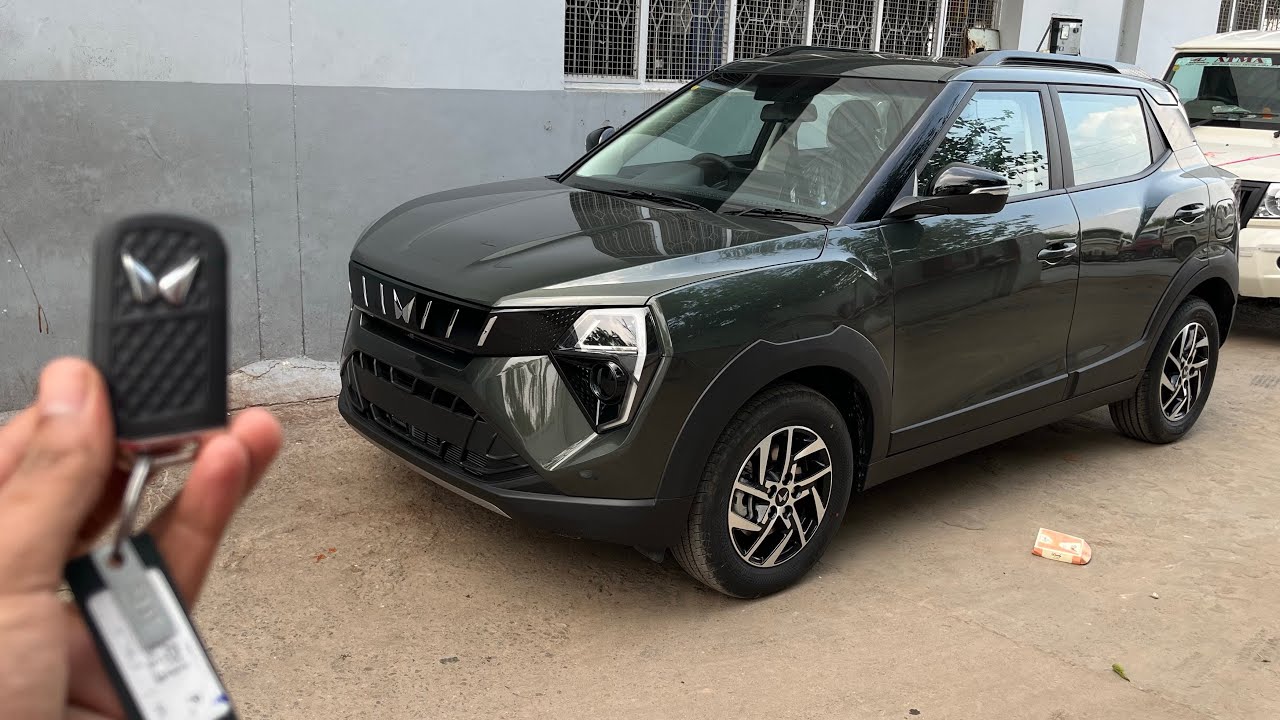 2024 Mahindra XUV 3XO Ax5 Diesel | Deep Forest | 2024 XUV 3XO Ax5 ...