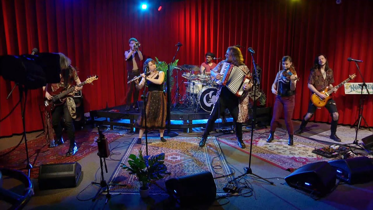 Noardewyn Live mei Marjol Flore, Plunder, Vanderlinde en Harry Loco ...