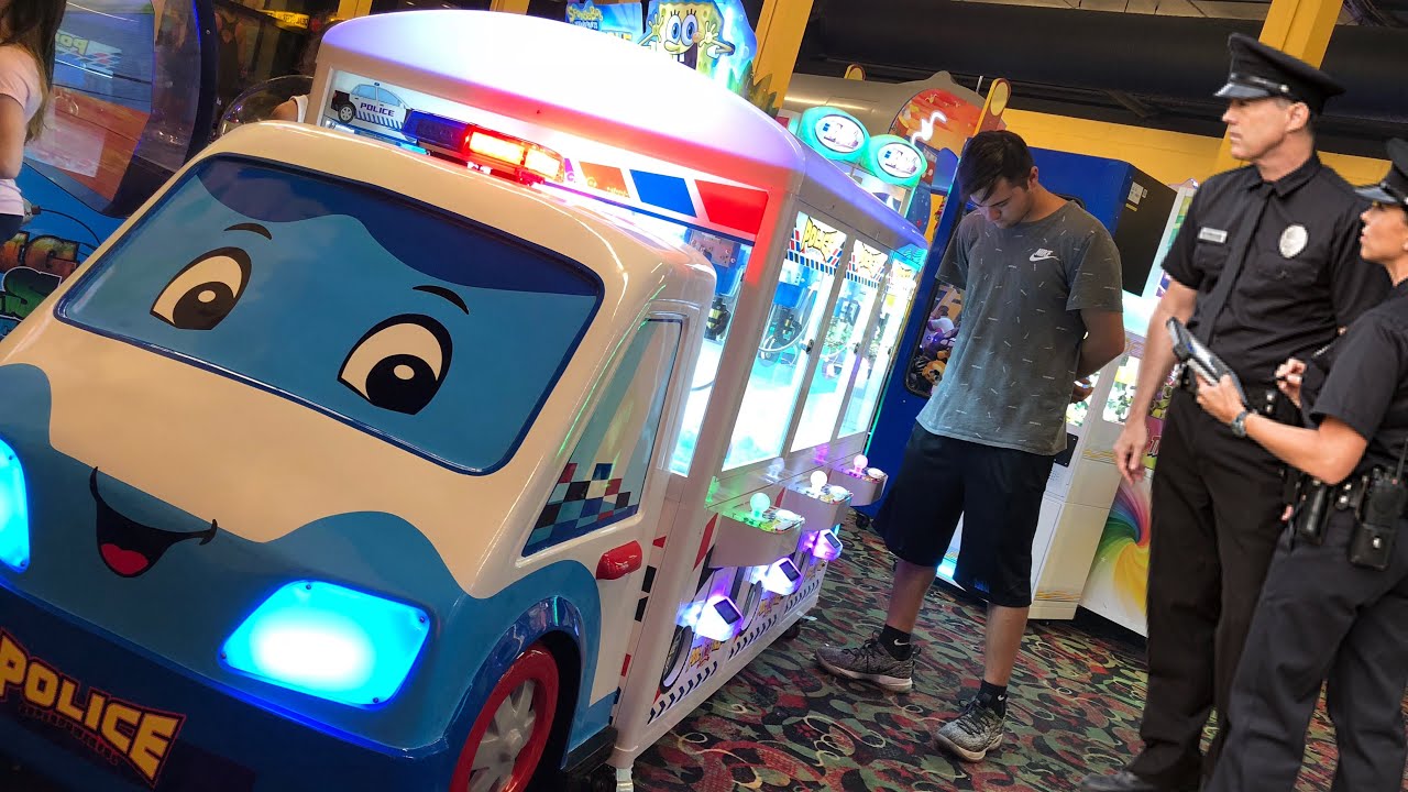 POLICE CAR CLAW MACHINE! - YouTube