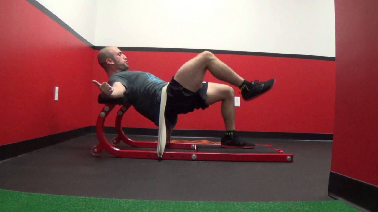 Single Leg Hip Thrusts vs Band - YouTube