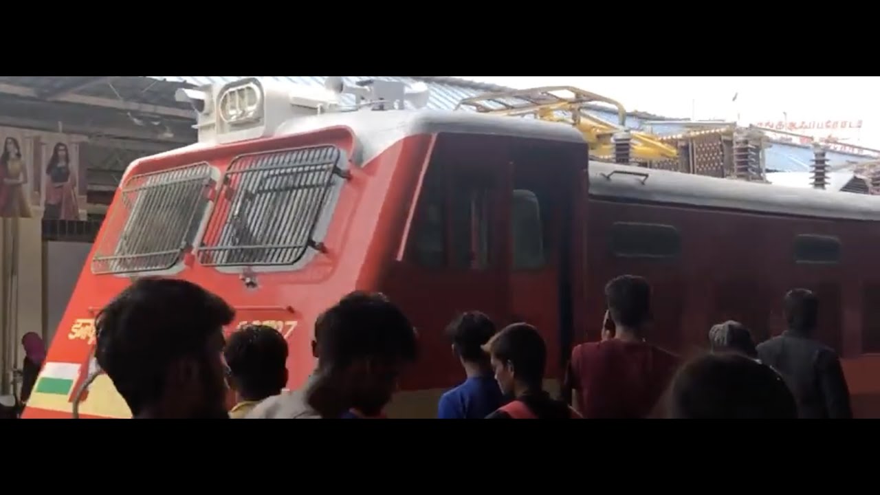 Raptisagar Express Arriving at Coimbatore Junction -12512 - YouTube