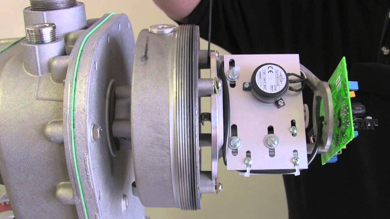 How to Maintain a Varec 8200 Current Output Transmitter - YouTube