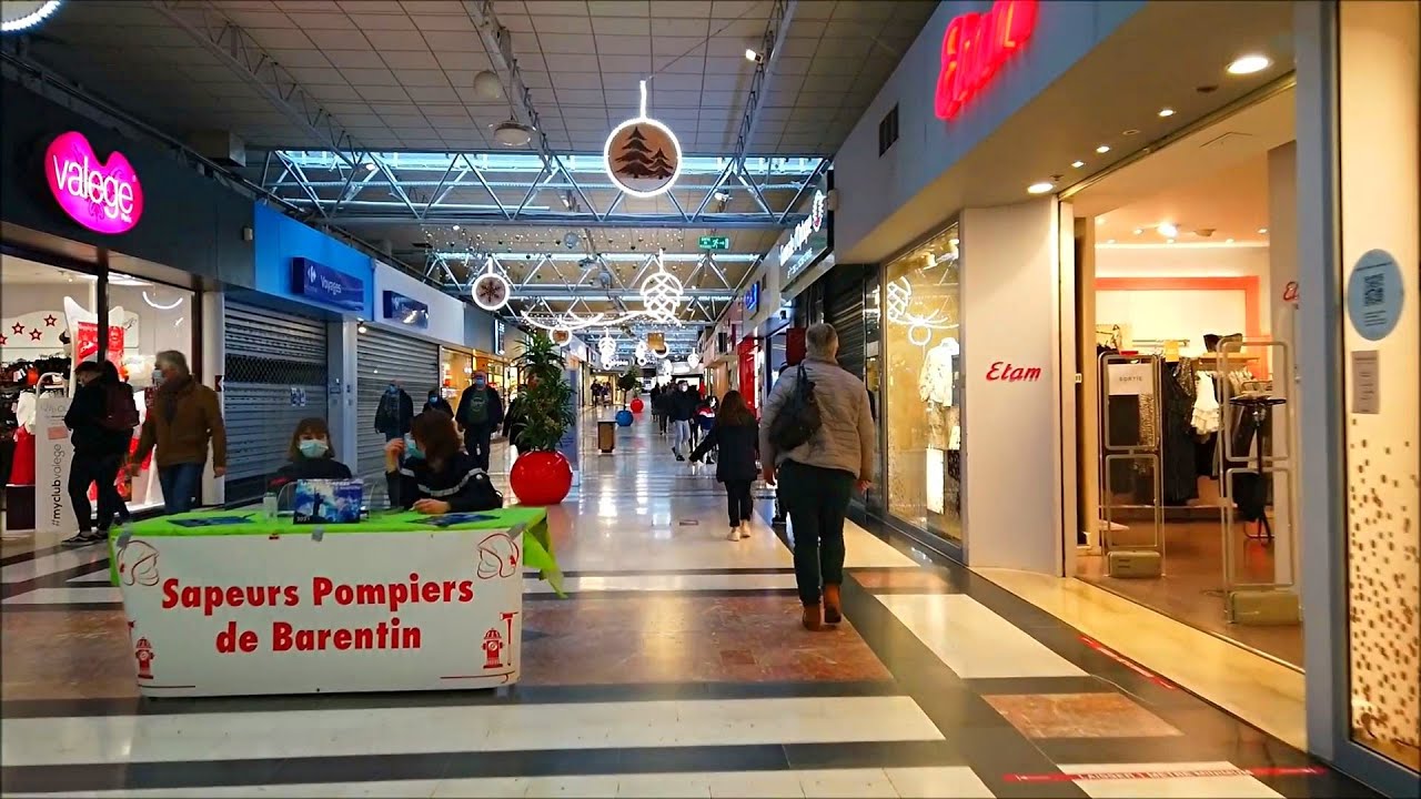 Barentin - Le centre commercial - Carrefour - Normandie - France ...