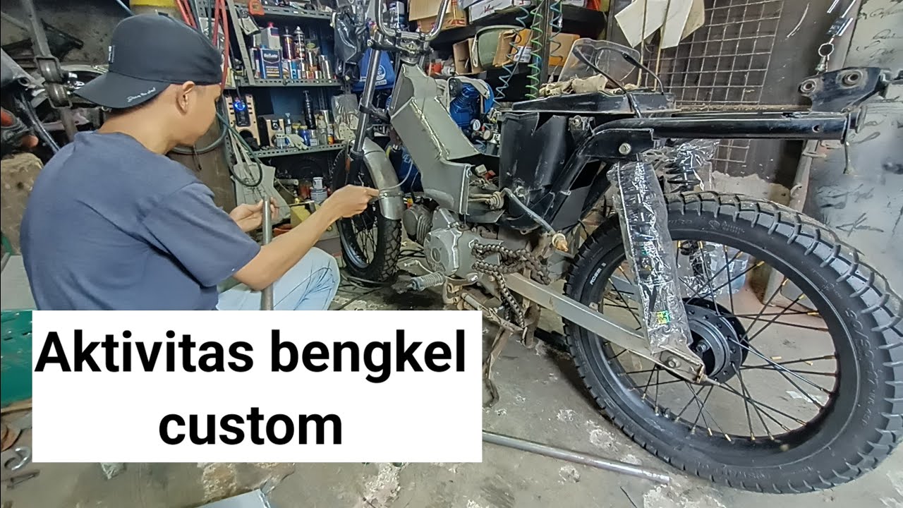 Aktivitas bengkel custom @blackbarmotorcycle - YouTube