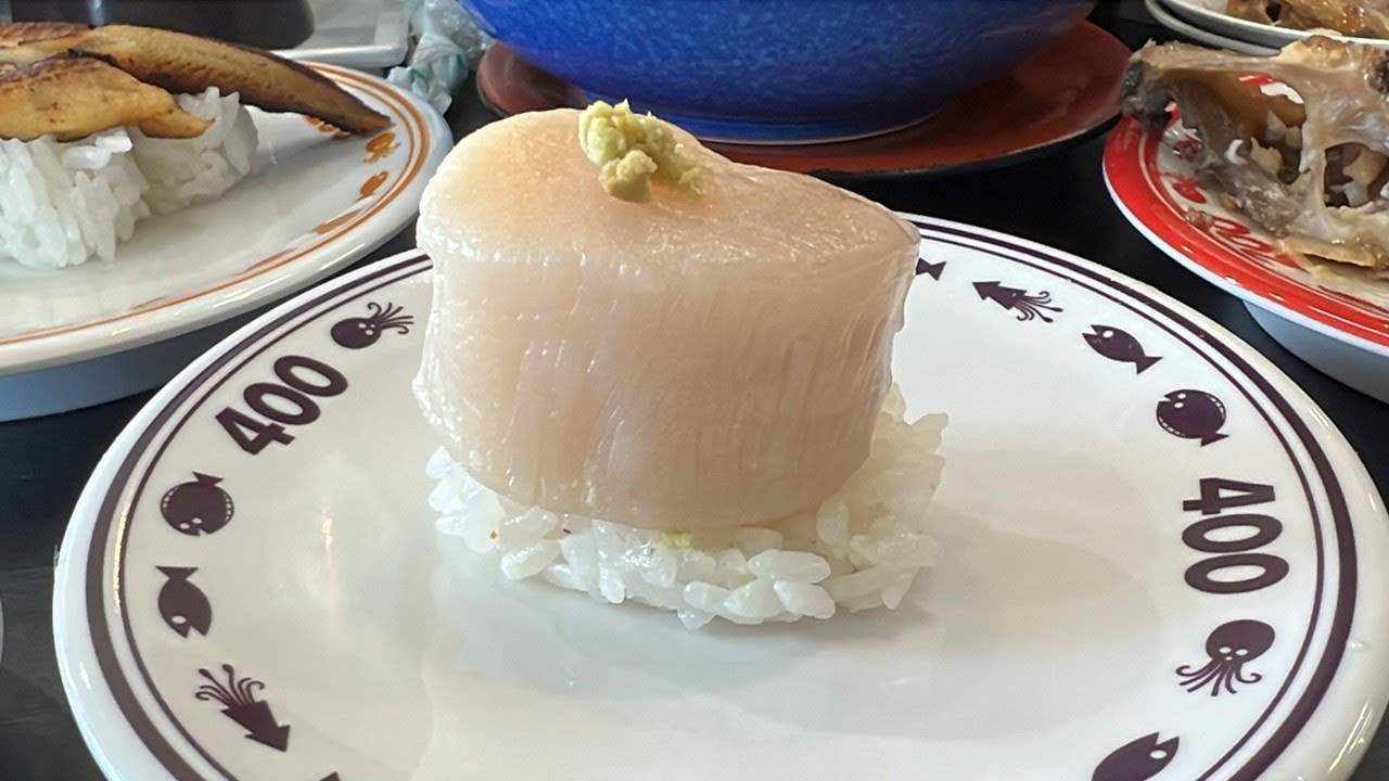 Giant shellfish sushi has arrived! Delicious Japanese conveyor belt ...