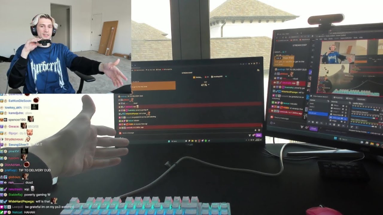 xQc shows his Brand New Stream Setup - YouTube