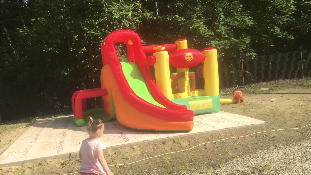 Настя проводит обзор надувного батута с горкой Happy Hop - YouTube