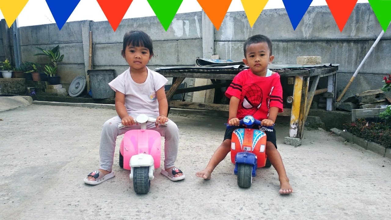 BERMAIN MOTOR VESPA LUCU /PLAY FUNNY VESPA MOTORCYCLES - YouTube