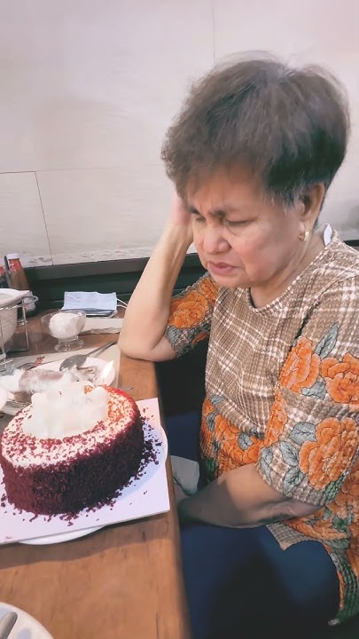 Bakit kaya umiiyak si Nanay? - YouTube