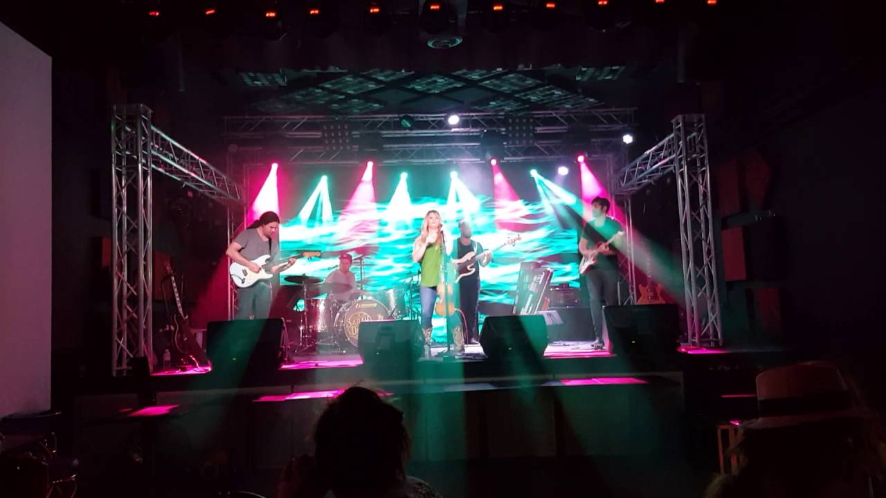 The Sarah Dunn band doing Jolene - YouTube