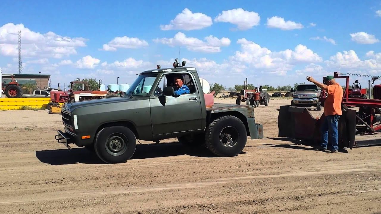 Ken with his Airforce Tug at June Jamboree - YouTube