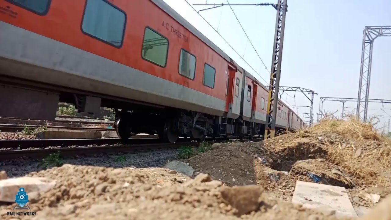 GROUND SHOT OF CSMT HOWRAH EXPRESS | INDIAN RAILWAY - YouTube