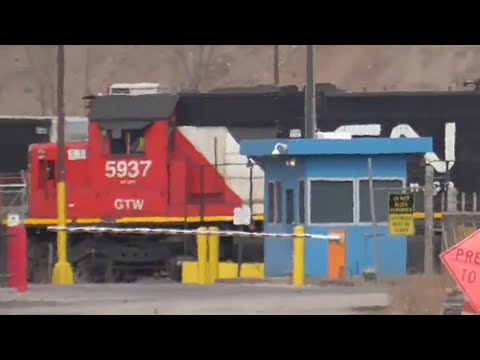 GTW 5937 Leads the CN Trimmer through Pine, IN - YouTube