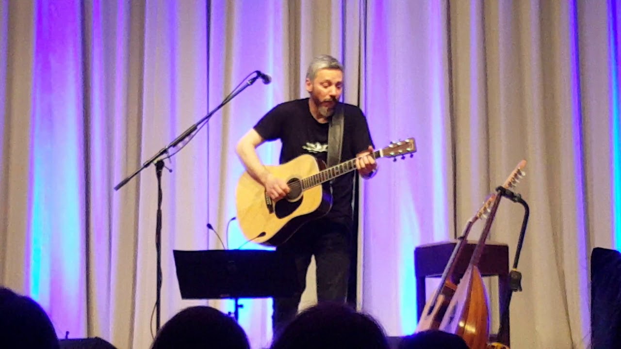 Θα `μαι κοντά σου - Αλκίνοος Ιωαννίδης Solo (Stuttgart 2018) - YouTube