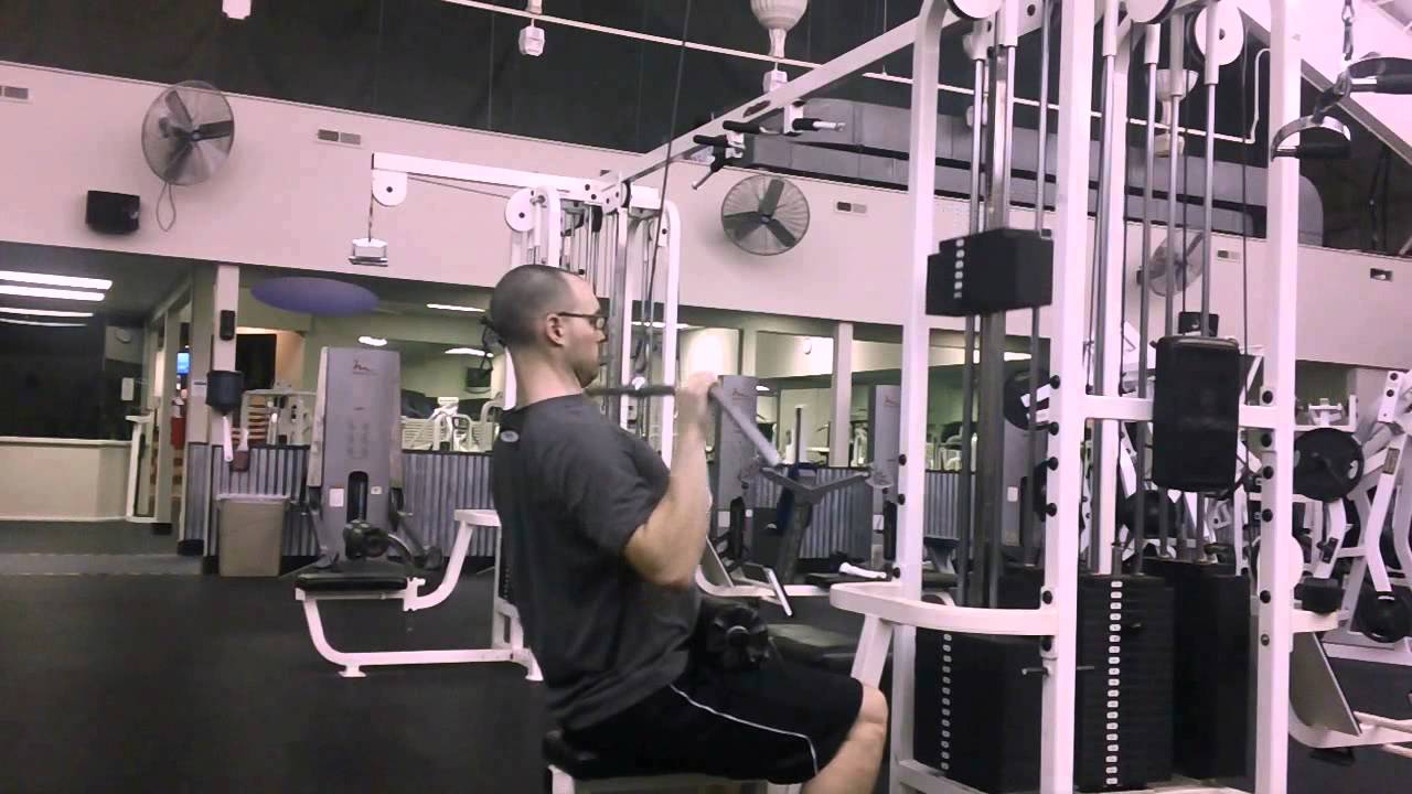 Pronated Lat Pulldown - YouTube