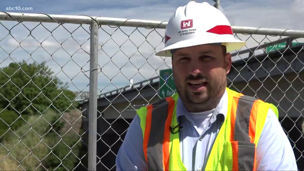 Crews begin work on Natomas levee at Garden Highway - YouTube