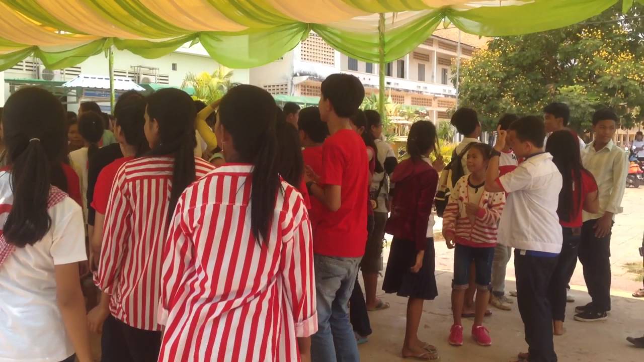 Dance in bek school 2016 Smey bek - YouTube