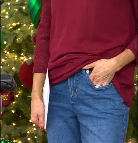QVC host Amy Stran modeling jeans 5207 - YouTube